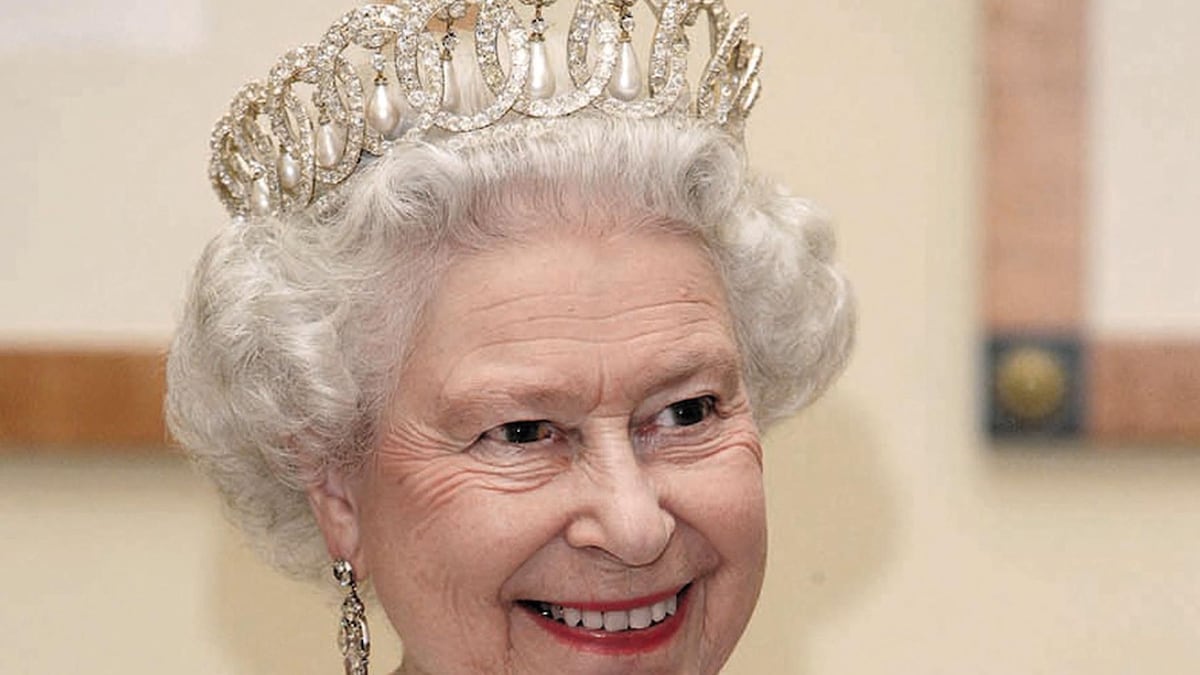 Isabel II: todas las joyas de la corona, de tiaras a diademas