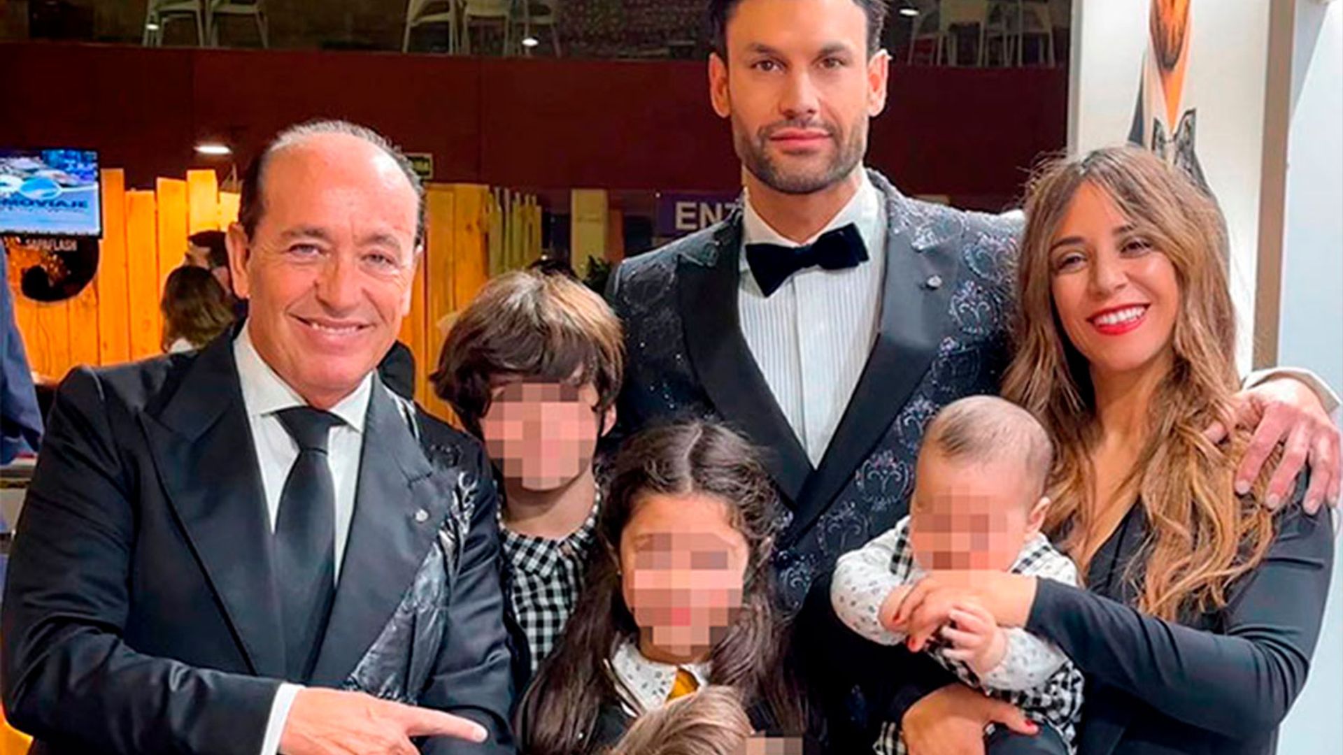 Jorge Pérez regresa a las pasarelas arropado por su mujer y sus cuatro ...
