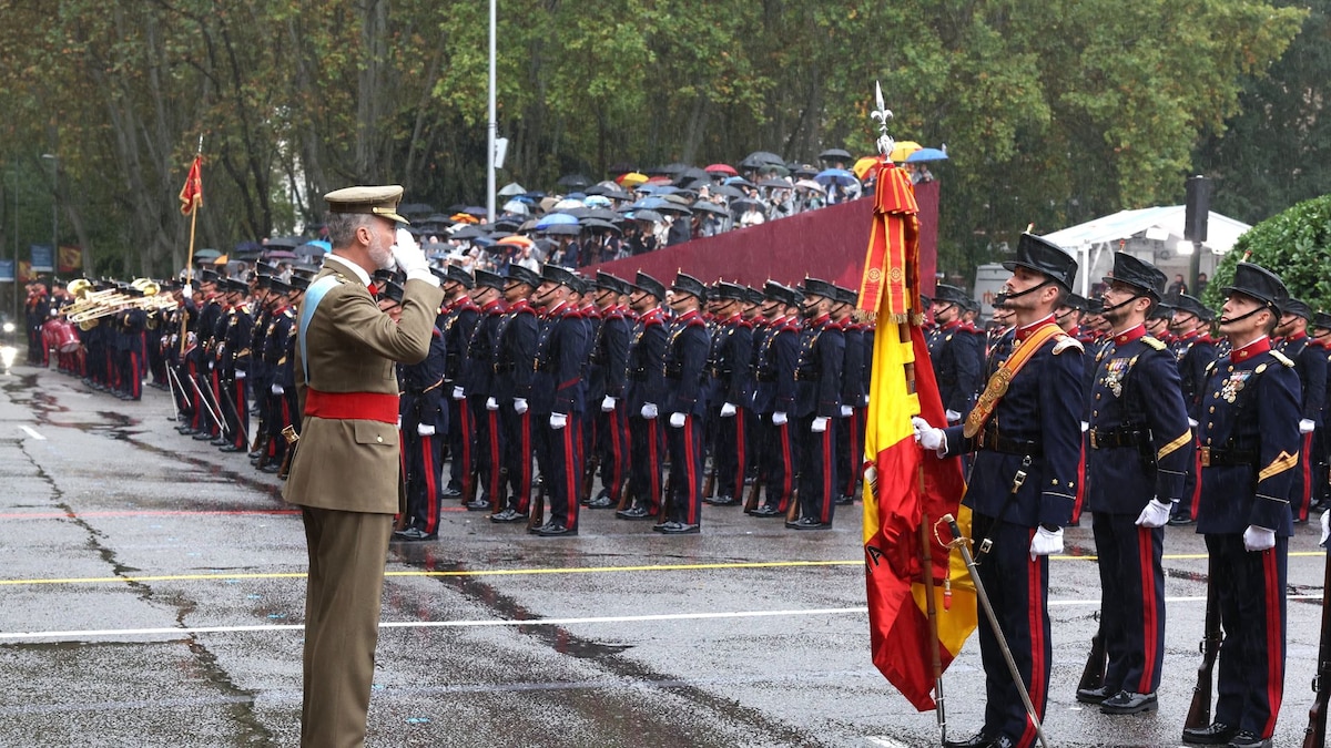 El rey Felipe acude al 12 de octubre vestido de capitán general del ...