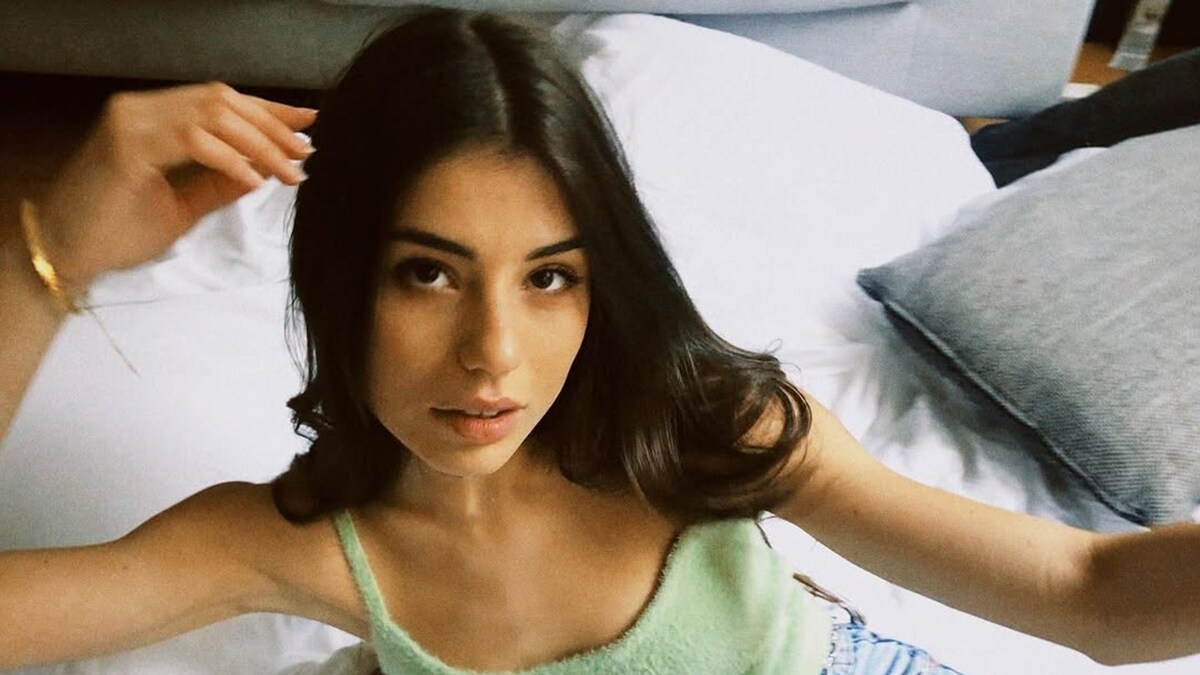 Descubre a Elena Maroto, la actriz que está causando furor en 'La Favorita 1922'