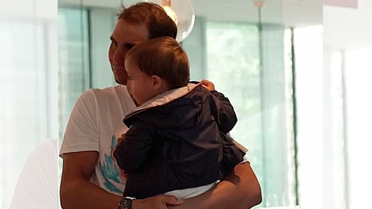 Las entrañables imágenes de Rafa Nadal jugando con su hijo