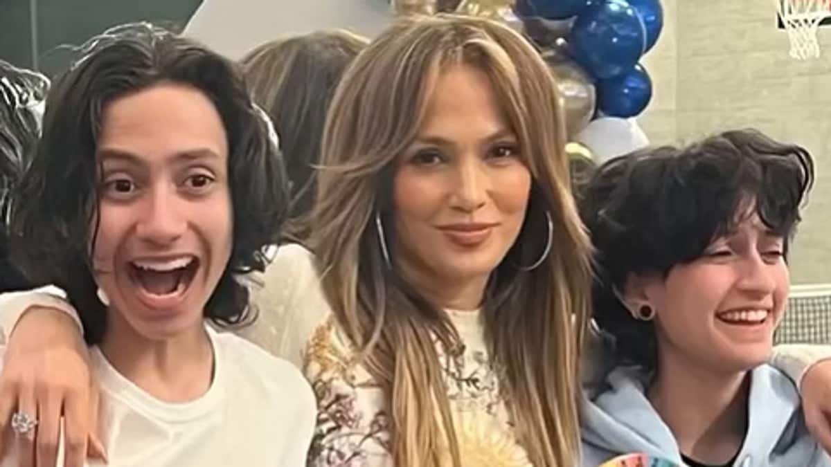 Los hijos de Jennifer Lopez, Max y Emme, casi más altos que ella en su ...