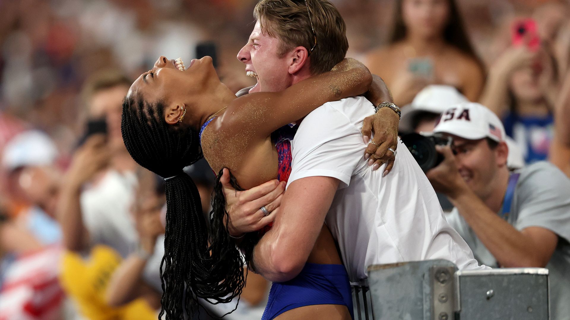 La historia de amor de Tara Davis-Woodhall, oro en salto de longitud, y ...