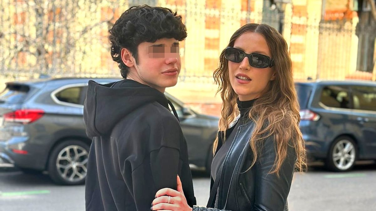 Álvaro Muñoz Escassi presume de sus hijos: Ana Barrachina, de 28 años ...