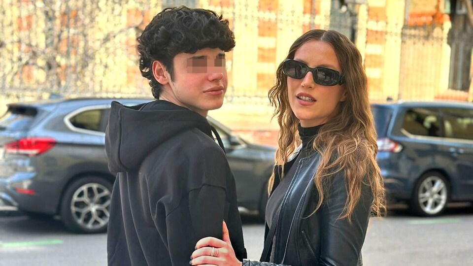 Álvaro Muñoz Escassi presume de sus hijos: Ana Barrachina, de 28 años ...