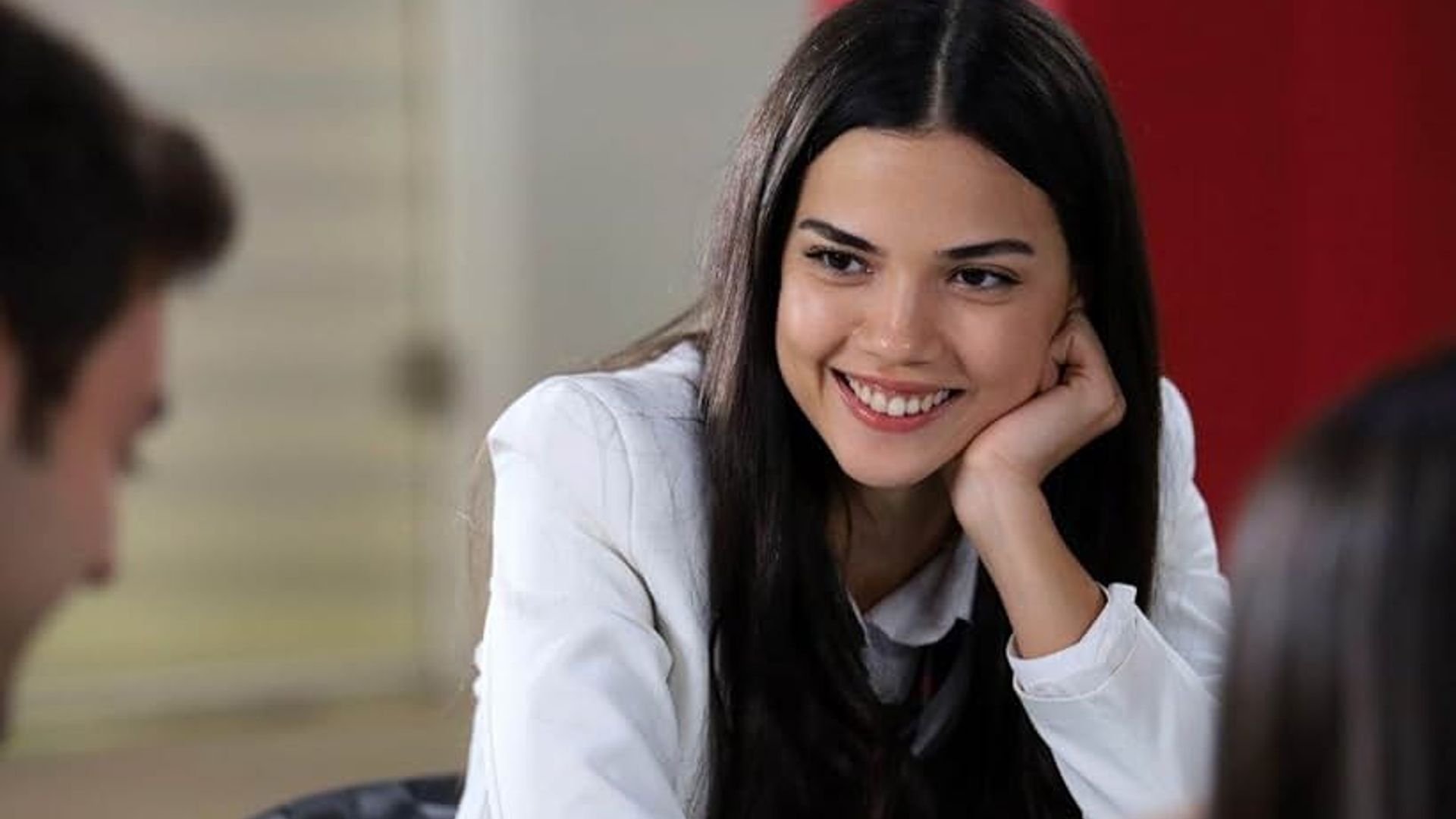La actriz que da vida a Yasmin en 'Hermanos' ficha por Netflix ...