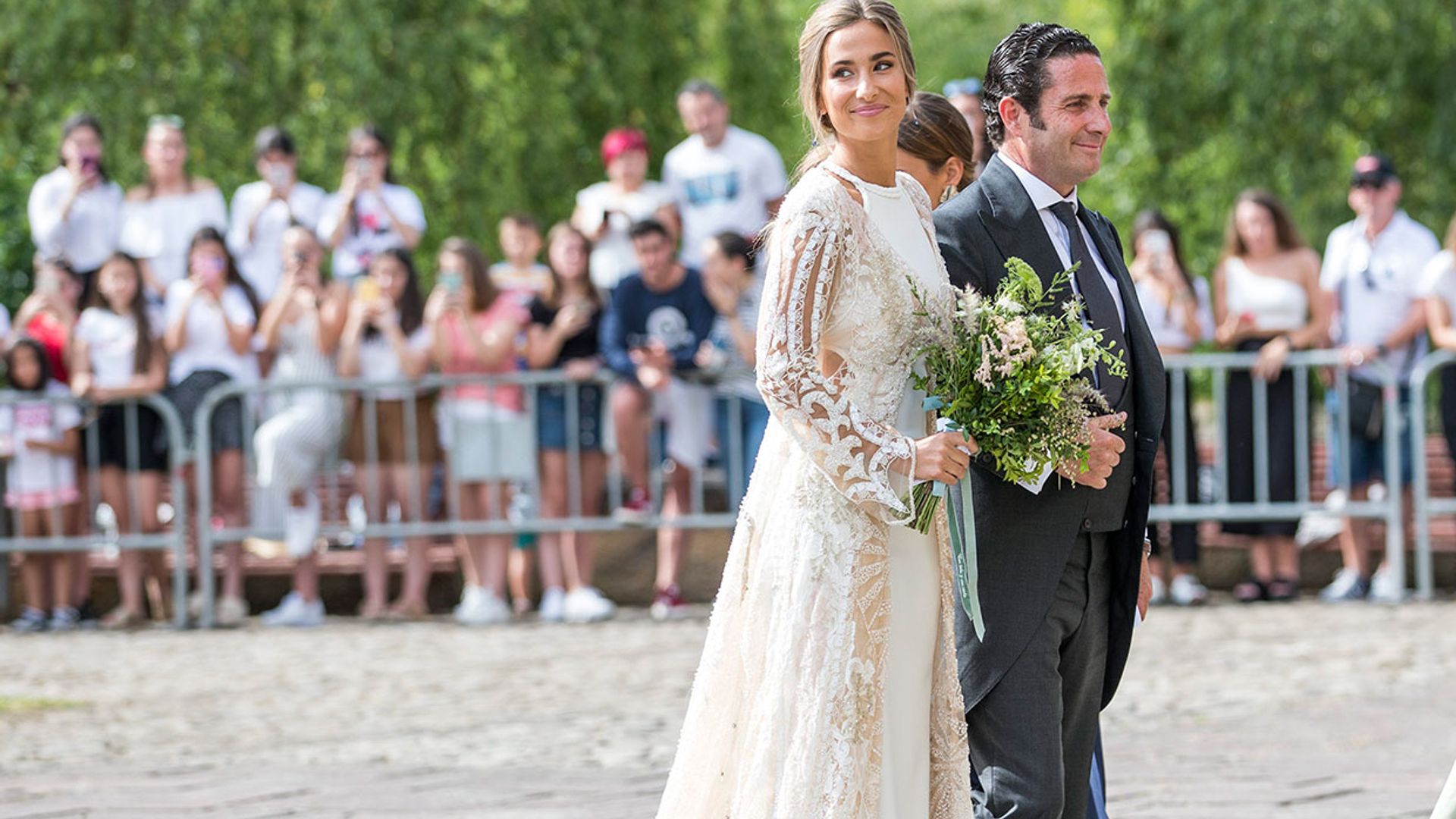 Boda María Pombo: la conexión entre su look y el segundo vestido de ...
