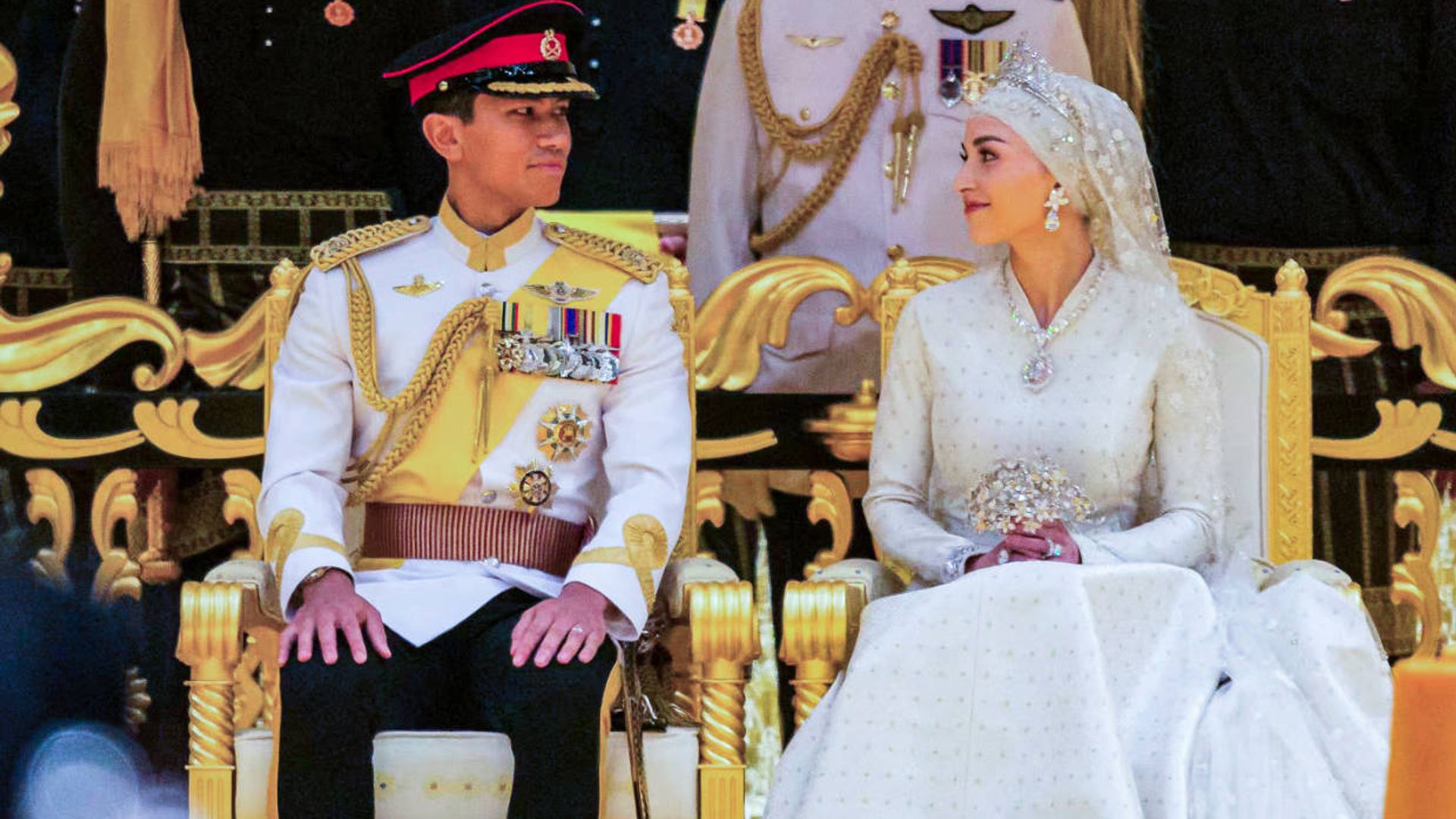 Los seis vestidos de novia de la gran boda real de Brunéi al detalle