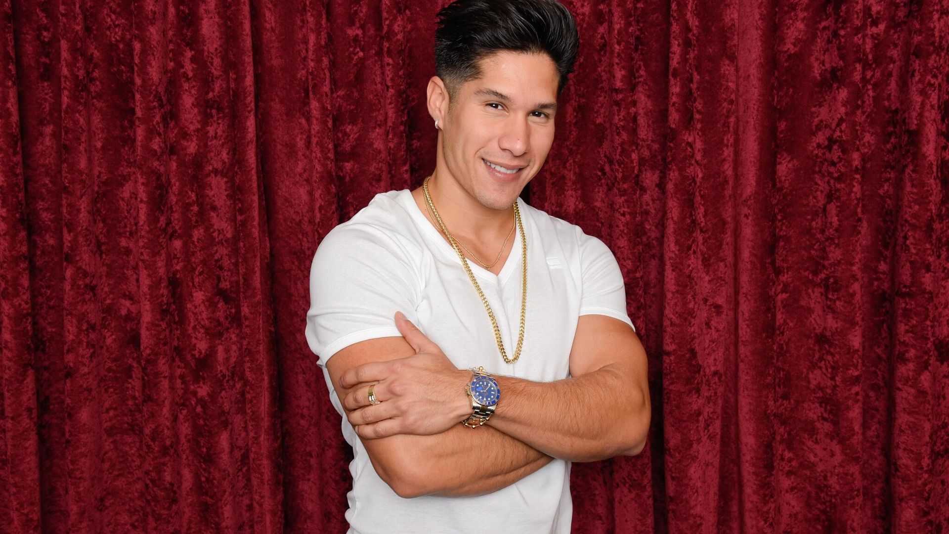 'Chyno' Miranda recupera sus redes sociales | ¡HOLA!