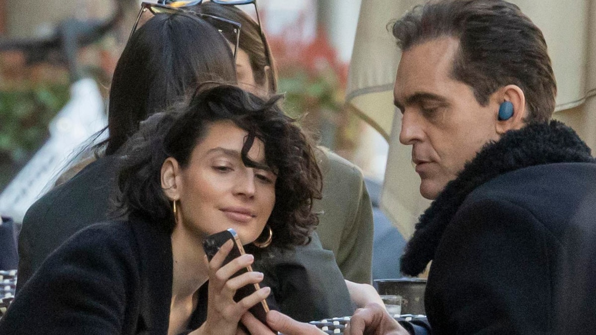 Pedro Alonso muestra su lado más romántico con su pareja