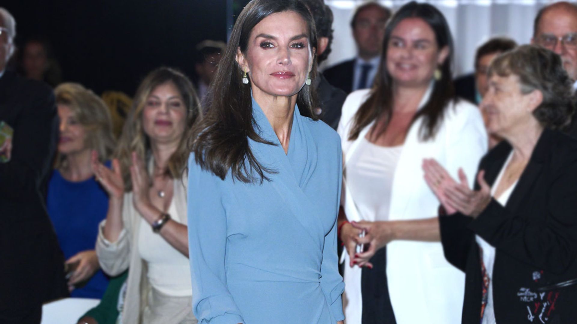 La reina Letizia pide un libro dedicado a Marta Bustos, la 'influencer ...