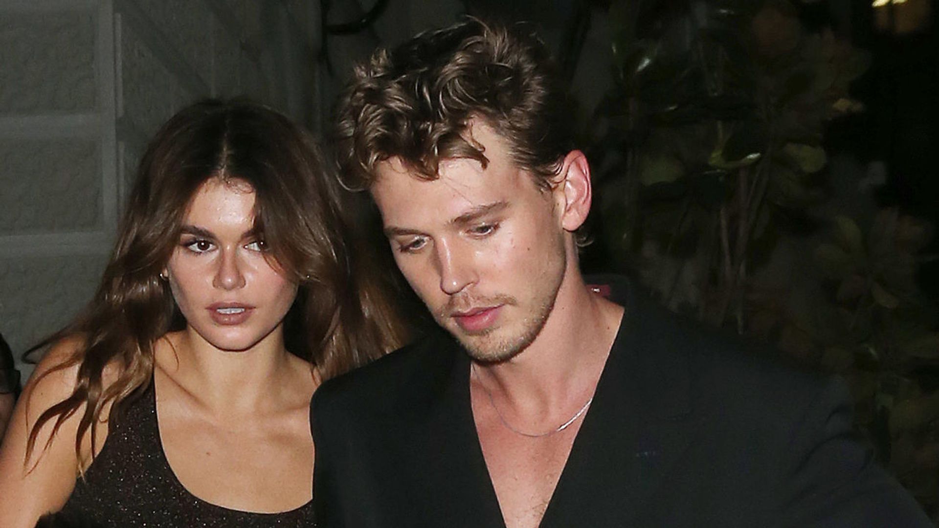 Kaia Gerber con Austin Butler en la fiesta de la 'premiere' en Londres