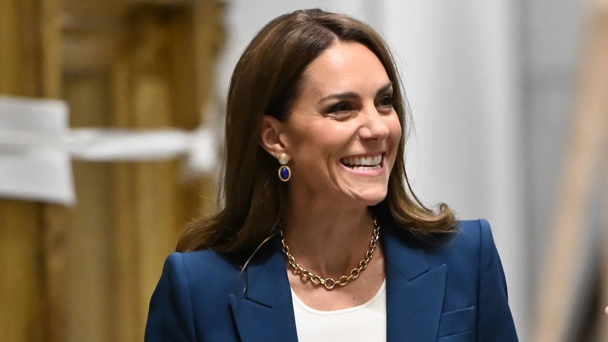 Kate Middleton tira de fondo de armario (y joyero) para su visita sorpresa en Londres