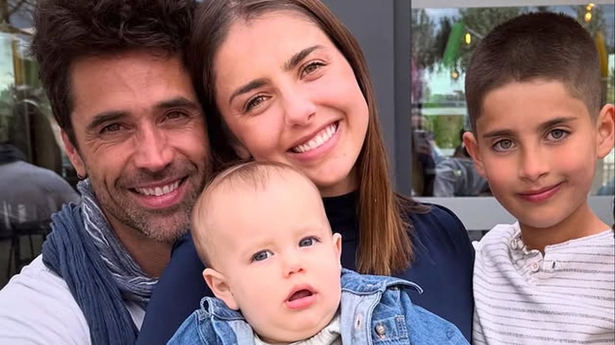 Micelle Renaud y Matías Novoa comparten con orgullo los primeros pasos de su hijo Milo | ¡HOLA!