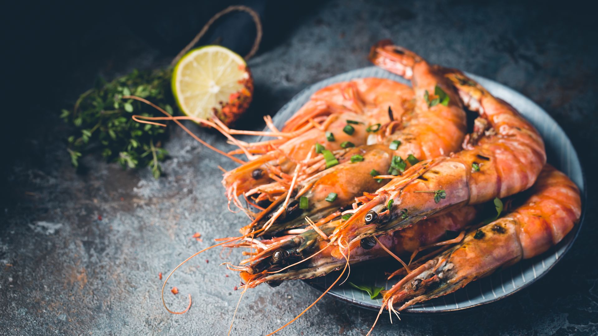 Gambones al horno, receta navideña fácil y para todos los bolsillos