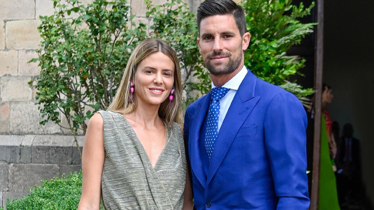 Natalia Coll y Adrián González presumen de familia modelo