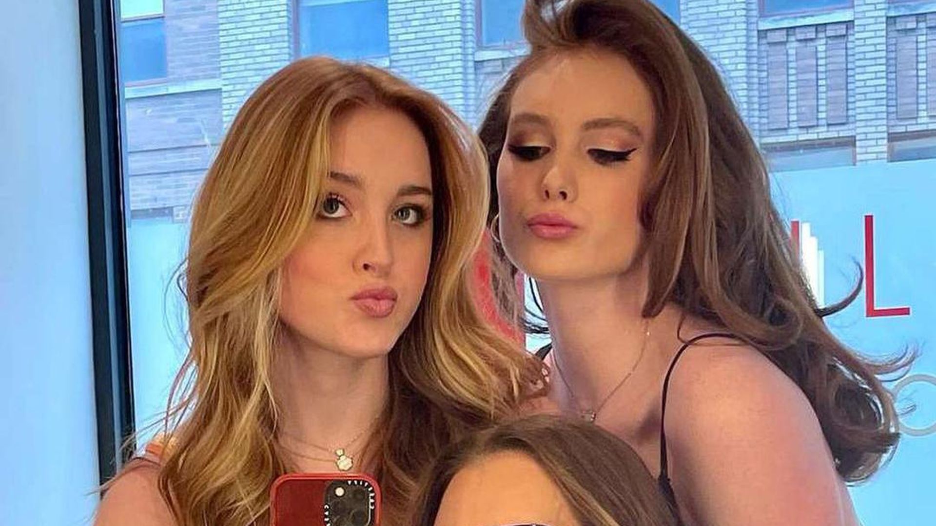Las Hijas De Brooke Shields Heredaron Su Belleza Y Talento Hola