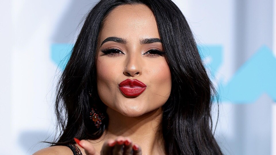 Becky G estrena sencillo 'Arranca' en medio de muchos planes | ¡HOLA!