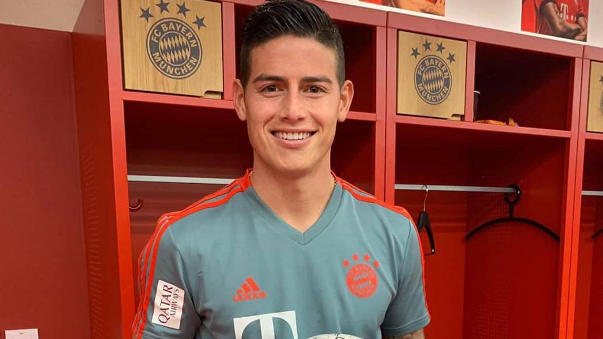 James Rodríguez comparte una nueva foto con su bebé Samuel | ¡HOLA!
