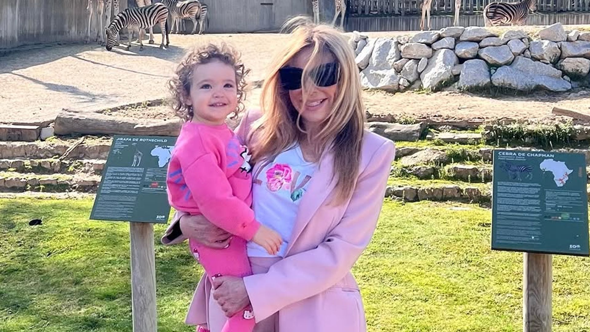 Los divertidos vídeos de Ana Obregón con su pequeña Anita en el zoo ...