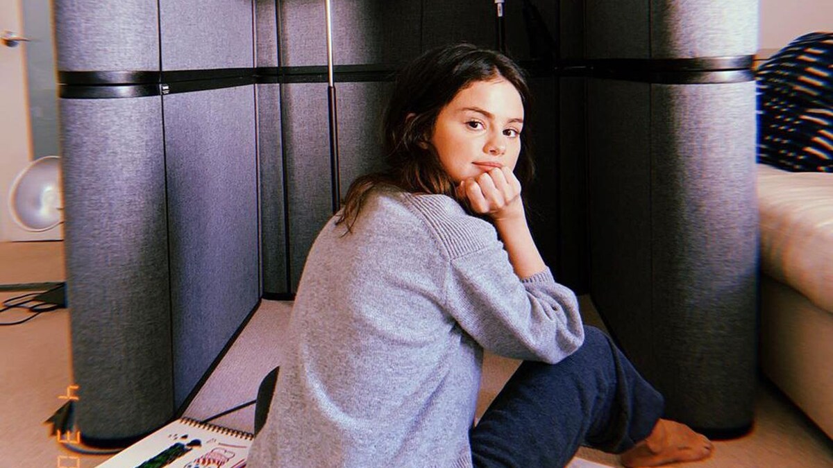 Selena Gomez Conmueve A Sus Fans Al No Poder Exprimir Un Limón ¡hola