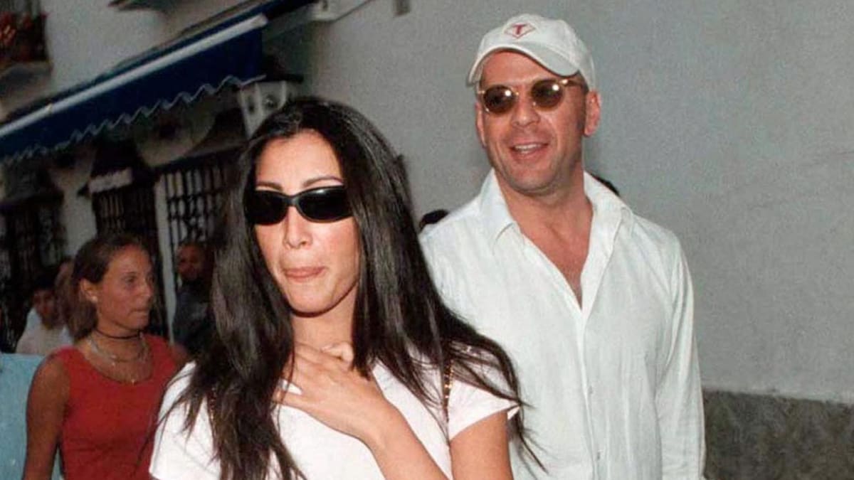 Bruce Willis recibe el cariño de su exnovia española María Bravo