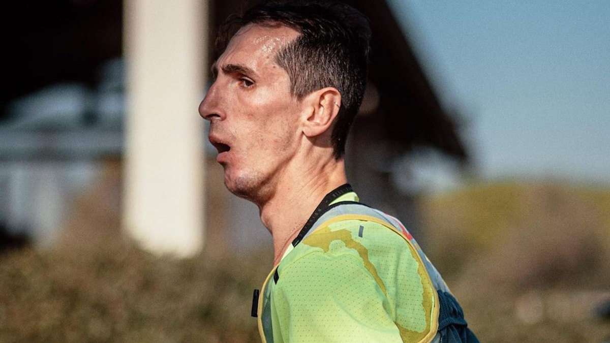 El atleta Alex Roca, con parálisis cerebral, hace historia al cruzar la ...