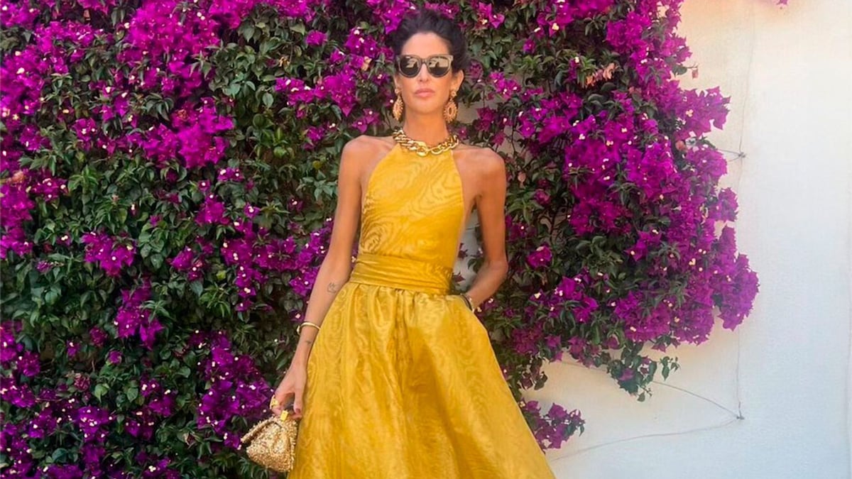 El deslumbrante look de invitada dorado de Inés Domecq en la boda de ...