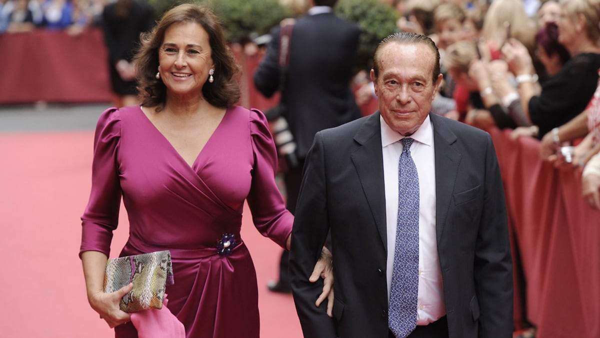 Curro Romero y Carmen Tello celebran su boda religiosa en Sevilla