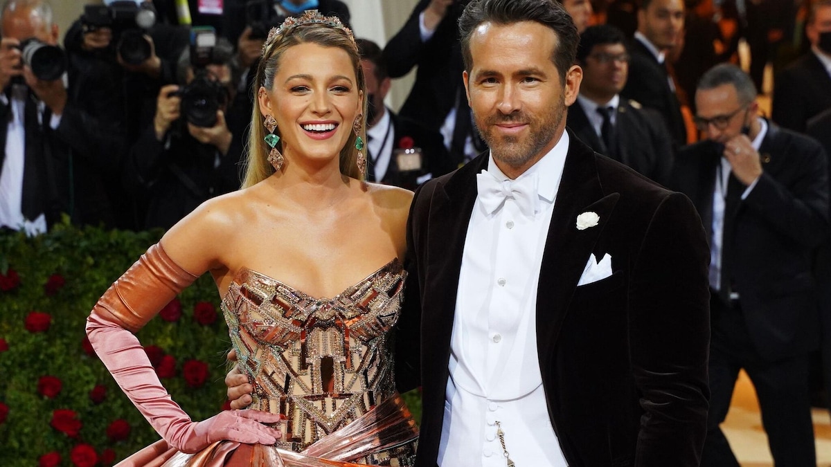 Blake Lively y Ryan Reynolds anuncian el nacimiento de su bebé | ¡HOLA!