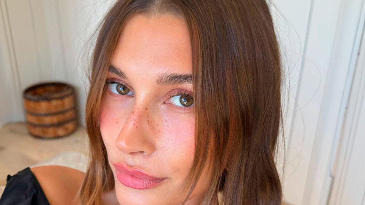 El truco de Hailey Bieber para salir siempre guapa en los 'selfies'