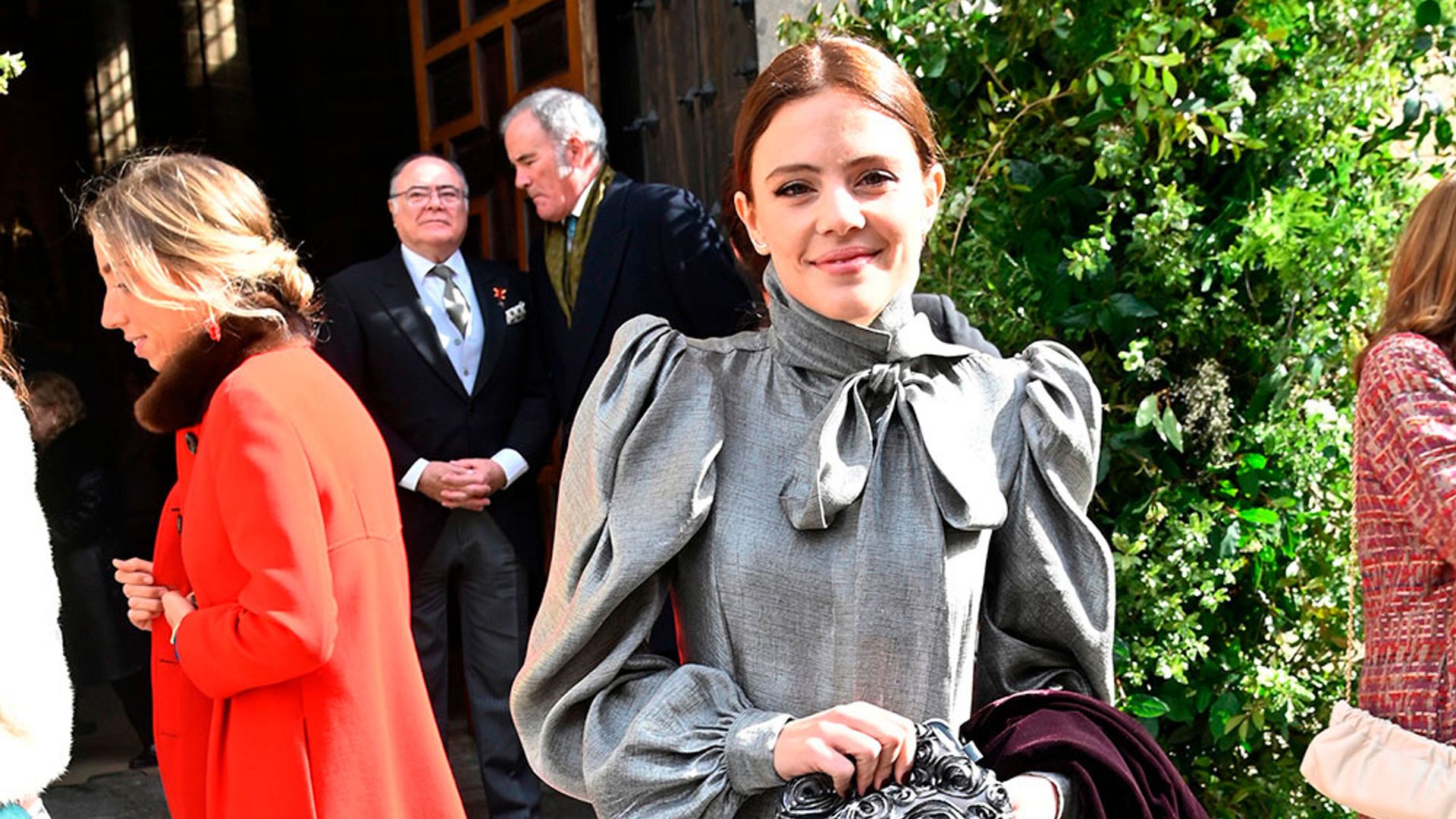 Isabel Hernáez inspira a las invitadas de invierno con su look