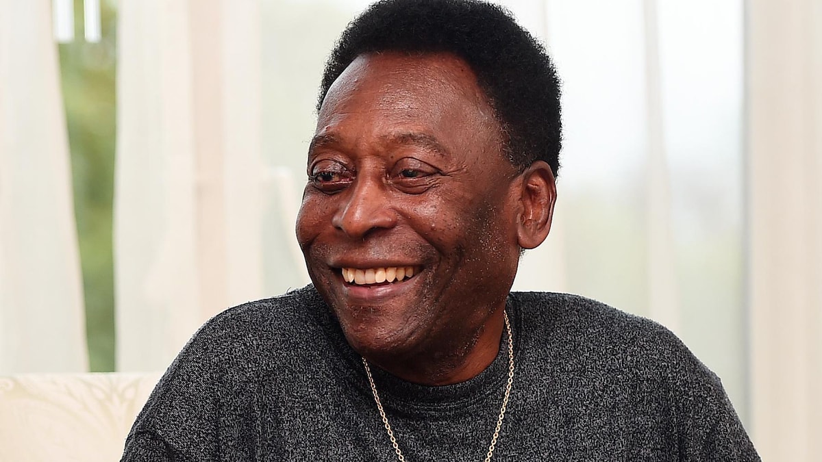 Actor y cantante, las otras facetas de Pelé | ¡HOLA!