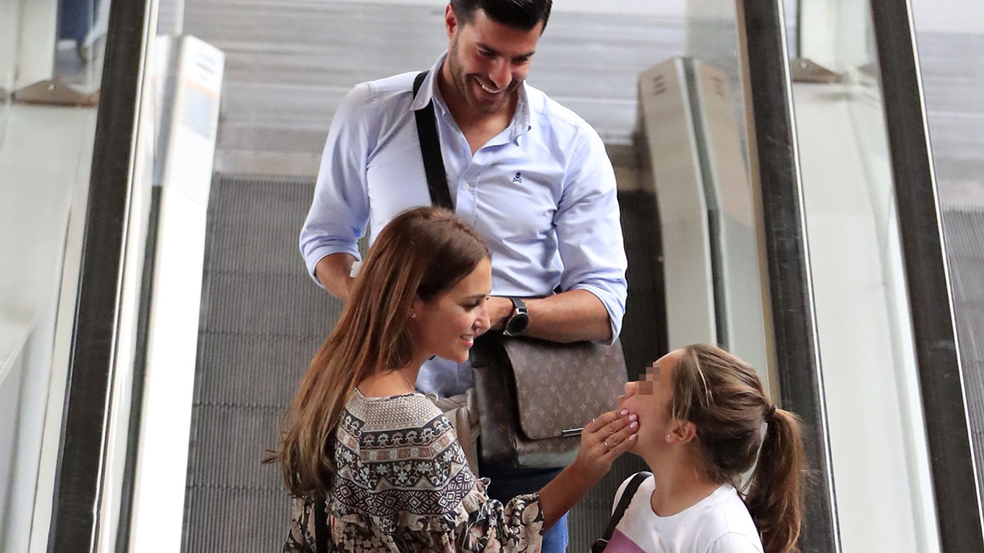 Paula Echevarr a Y Miguel Torres Rumbo A Sus Vacaciones Con Daniella paula-echevarr-a-y-miguel-torres-rumbo-a-sus-vacaciones-con-daniella