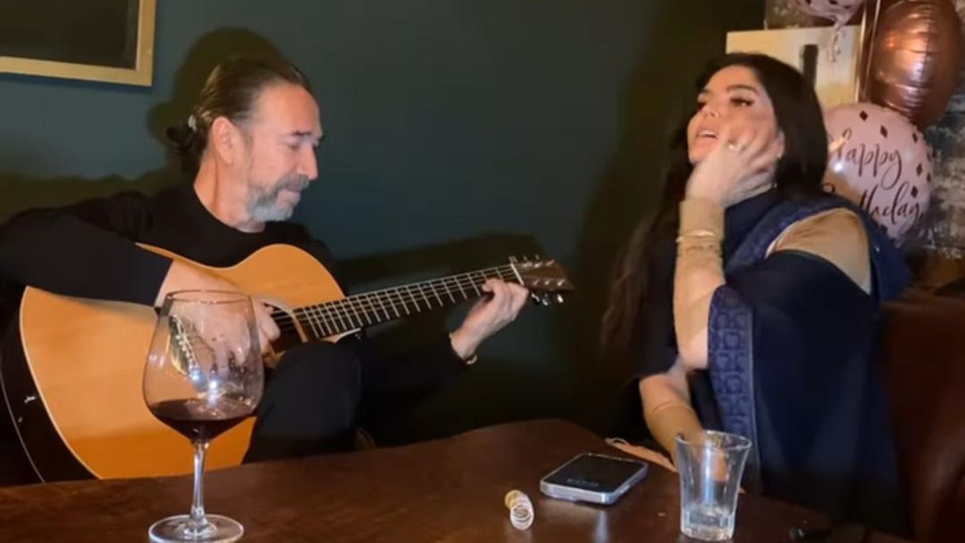 Ana Bárbara celebra su cumple con ‘El Buki’ y Demián Bichir | ¡HOLA!