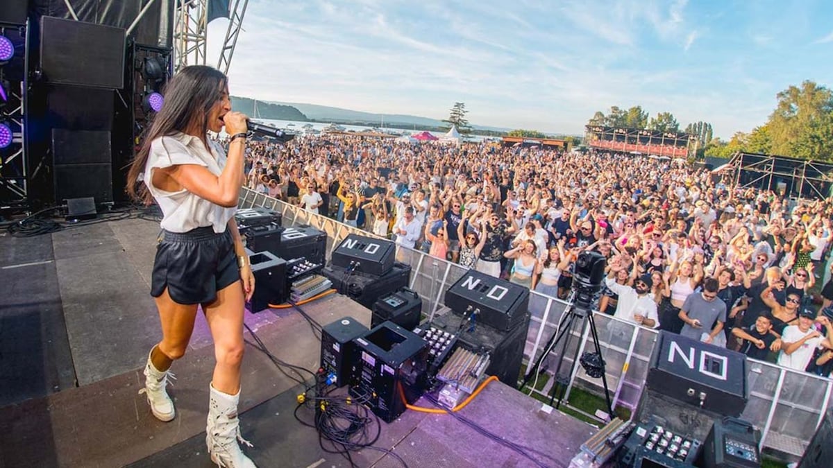 B Jones: la primera DJ española en actuar en el festival Tomorrowland