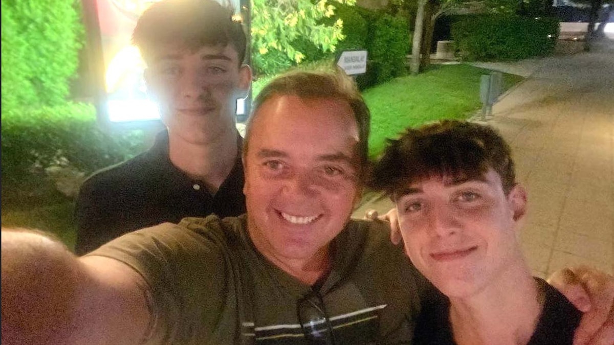 Antonio Morales de fiesta con sus hijos por su 19 cumpleaños