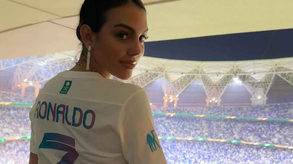 El look de Georgina Rodríguez para apoyar a Cristiano Ronaldo | ¡HOLA!