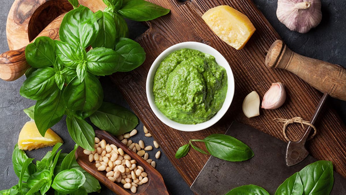 El pesto infalible y las mejores recetas con esta salsa italiana