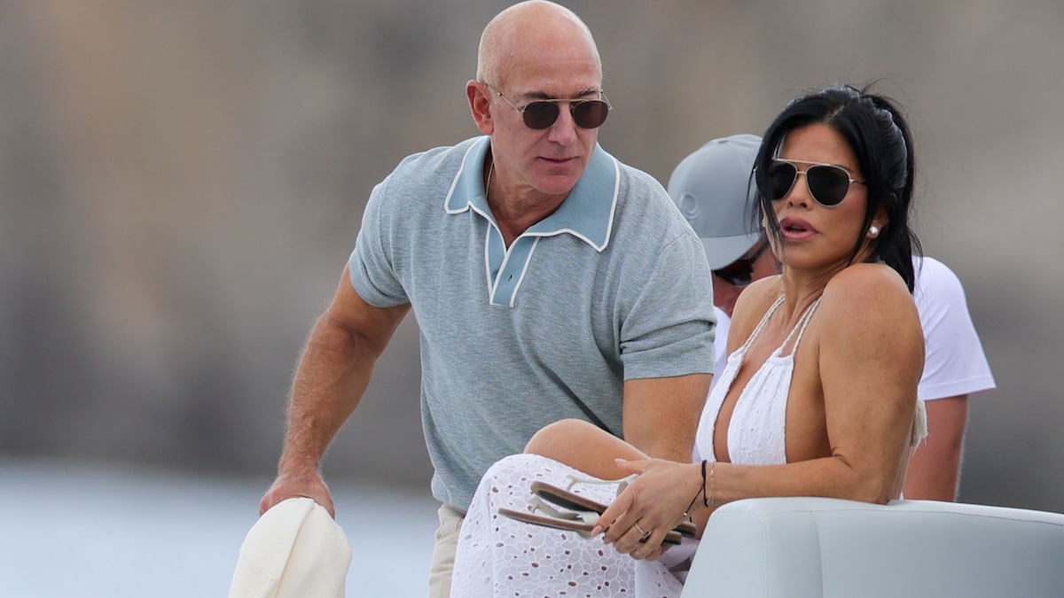 Jeff Bezos y Lauren Sánchez se comprometen en el velero que han estrenado en Mallorca