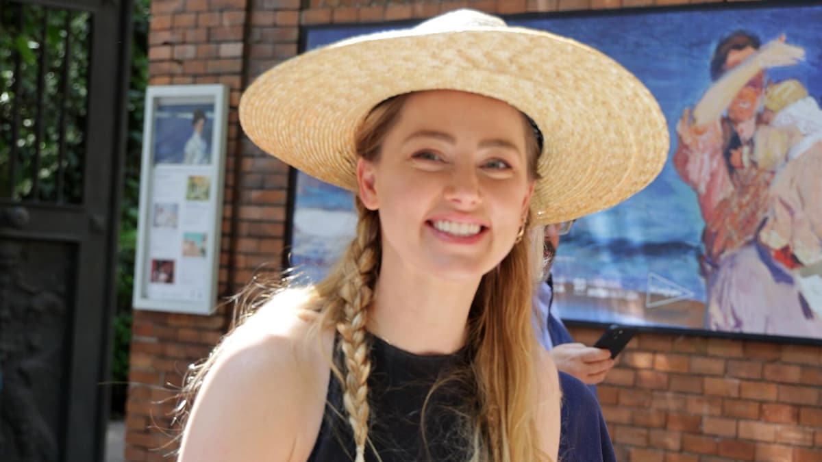 Amber Heard habla español y esto facilita su vida en Madrid | ¡HOLA!
