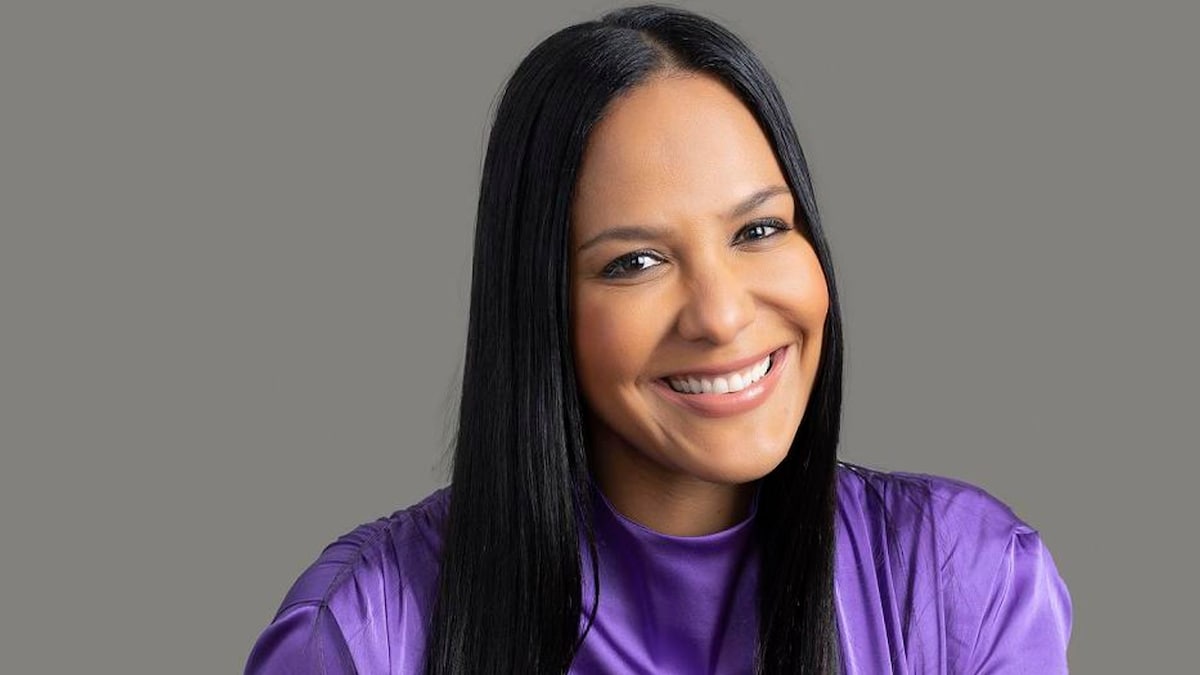 Jane Santos nos cuenta cómo fue dar voz al audiolibro de Michelle Obama | ¡HOLA!