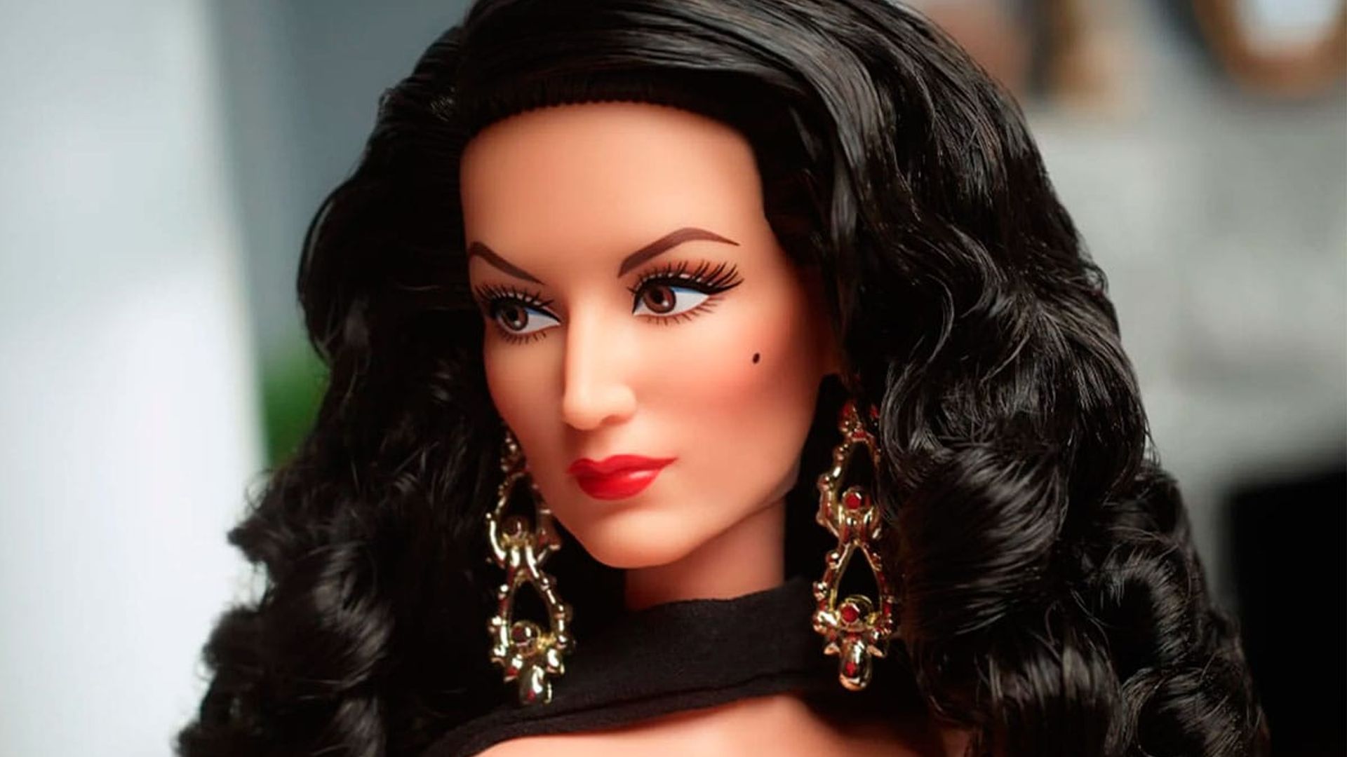 Los detalles de la Barbie de María Félix | ¡HOLA!