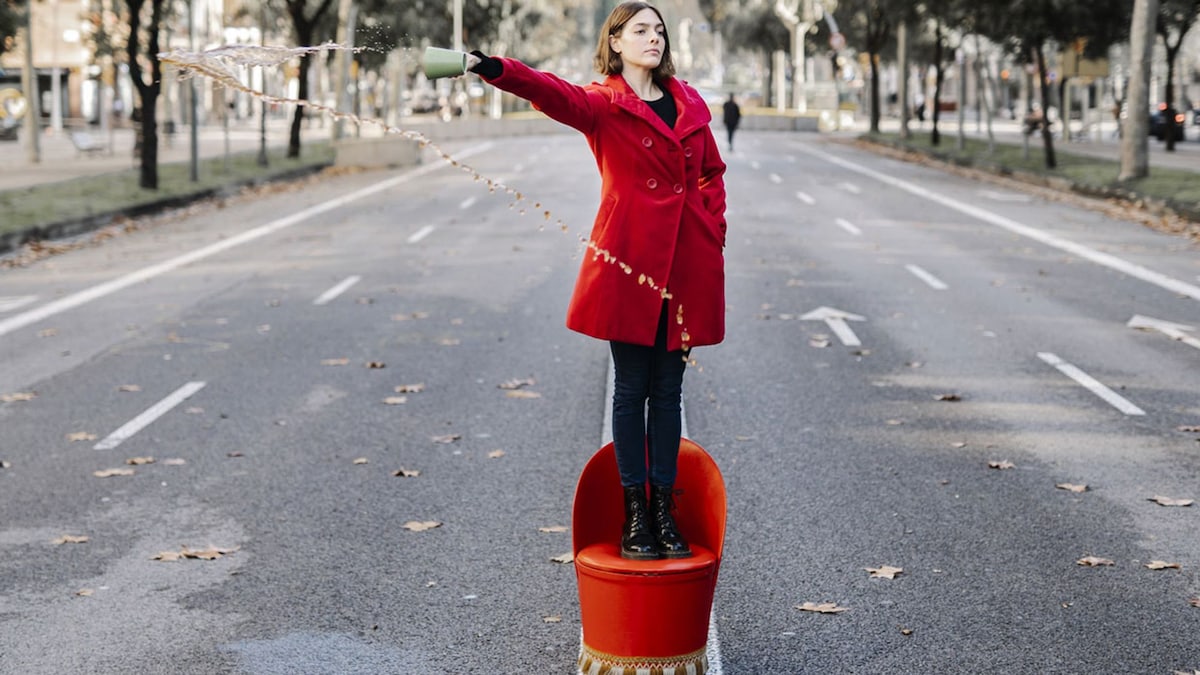 ¿Te sientes rara? Entérate de lo que dice la psicología de este tipo de ...
