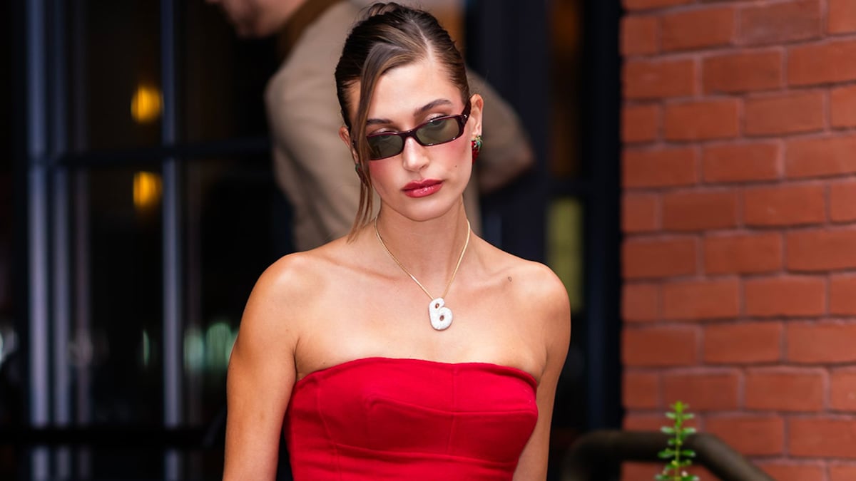 El exclusivo collar de diamantes que Hailey Bieber no se quita desde verano
