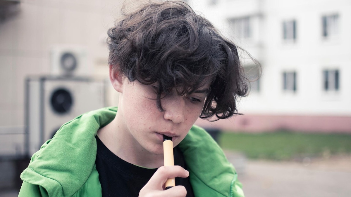 Los expertos alertan del riesgo de los vapeadores para niños