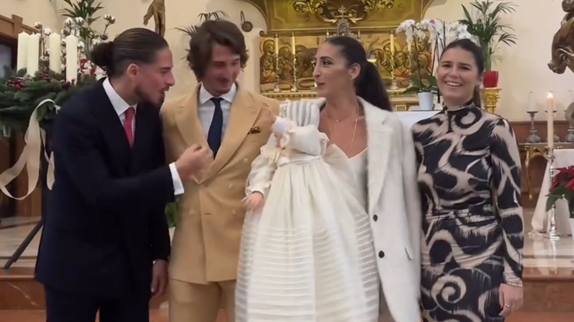 Cayetana Rivera y Kiki Morente, padrinos de bautismo del hijo del ...