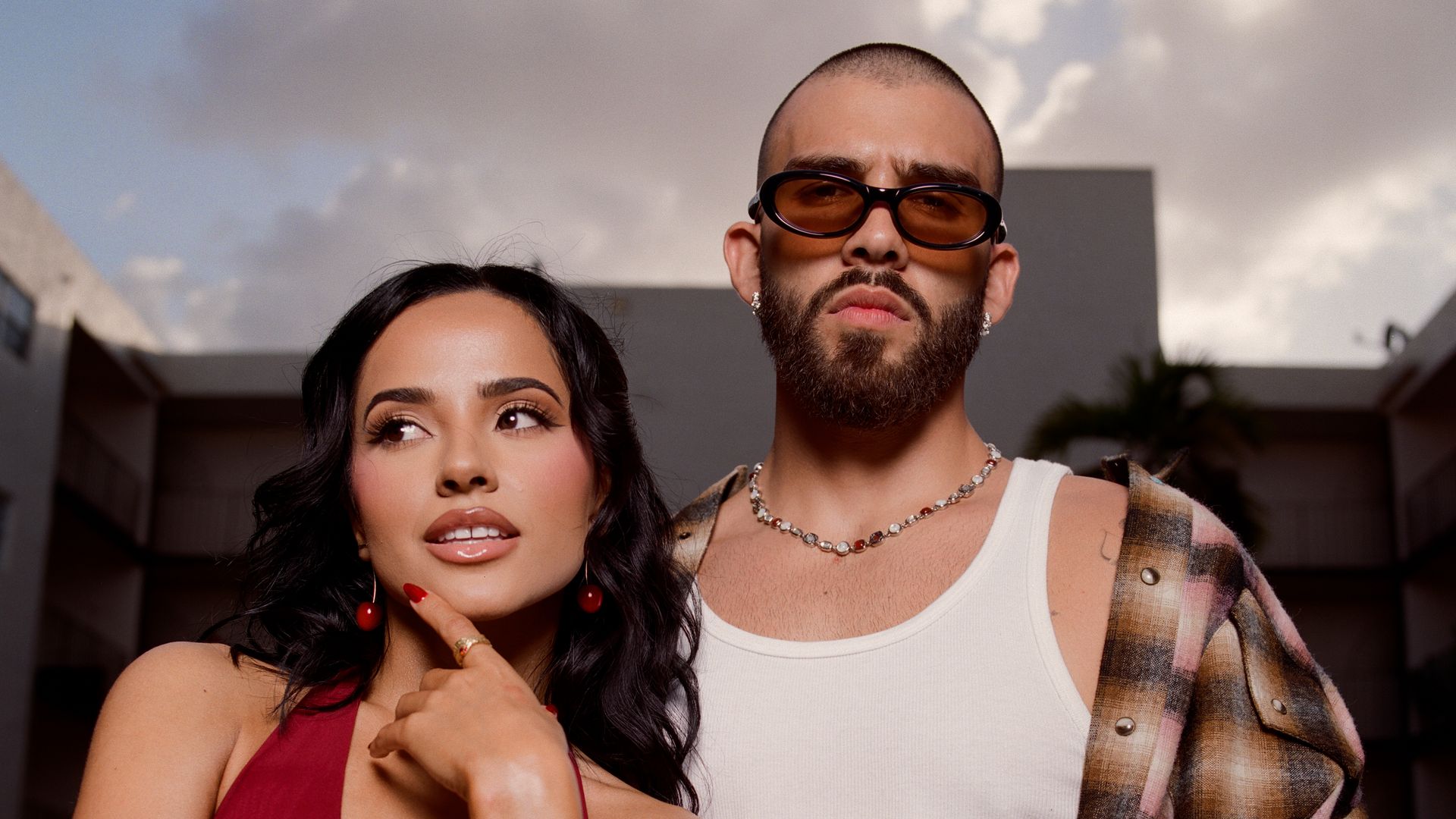 Becky G y Belinda en los estrenos de Viernes de Música Nueva | ¡HOLA!