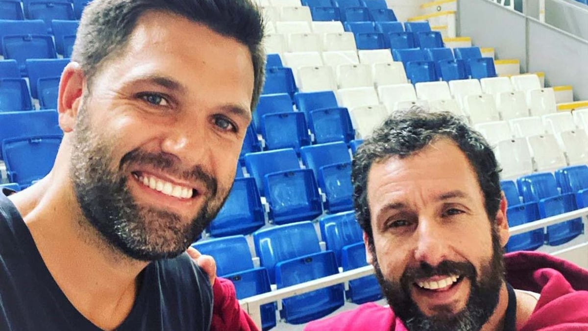 Felipe Reyes participa en el rodaje de Adam Sandler en Mallorcar y ...