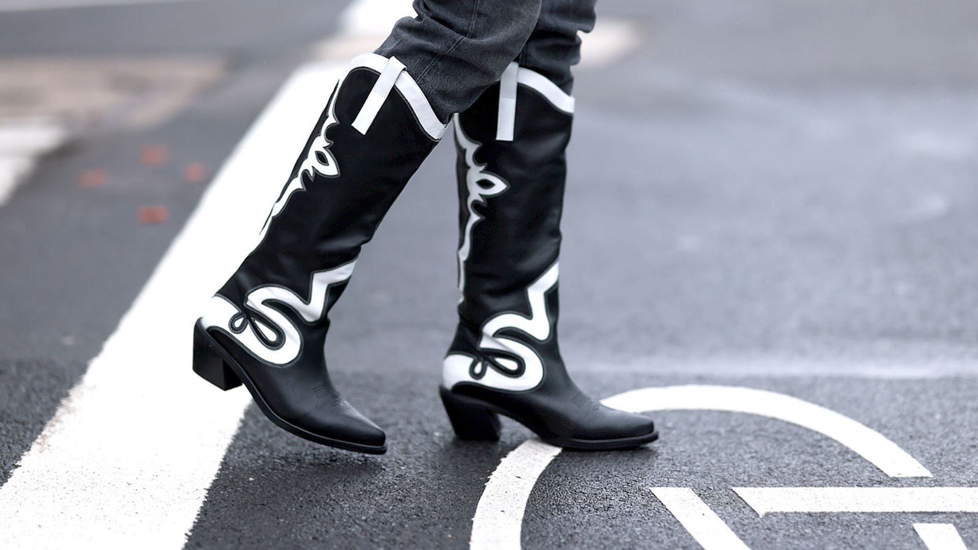 Cómo combinar las botas 'cowboy' más originales